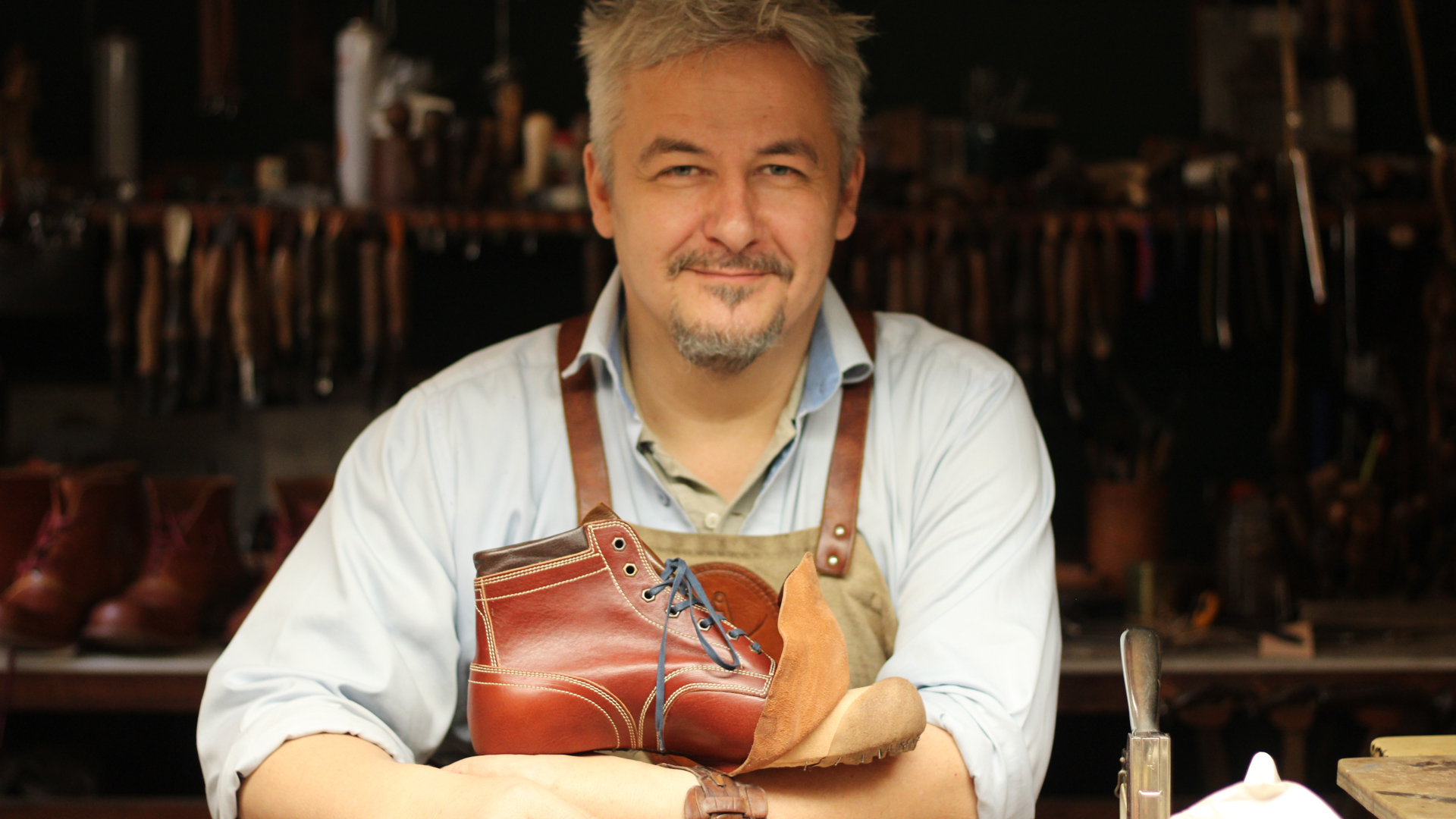 Erik Martin Lawart Maßschuhe Prag: Handarbeit vom Leisten bis zur Sohle ...